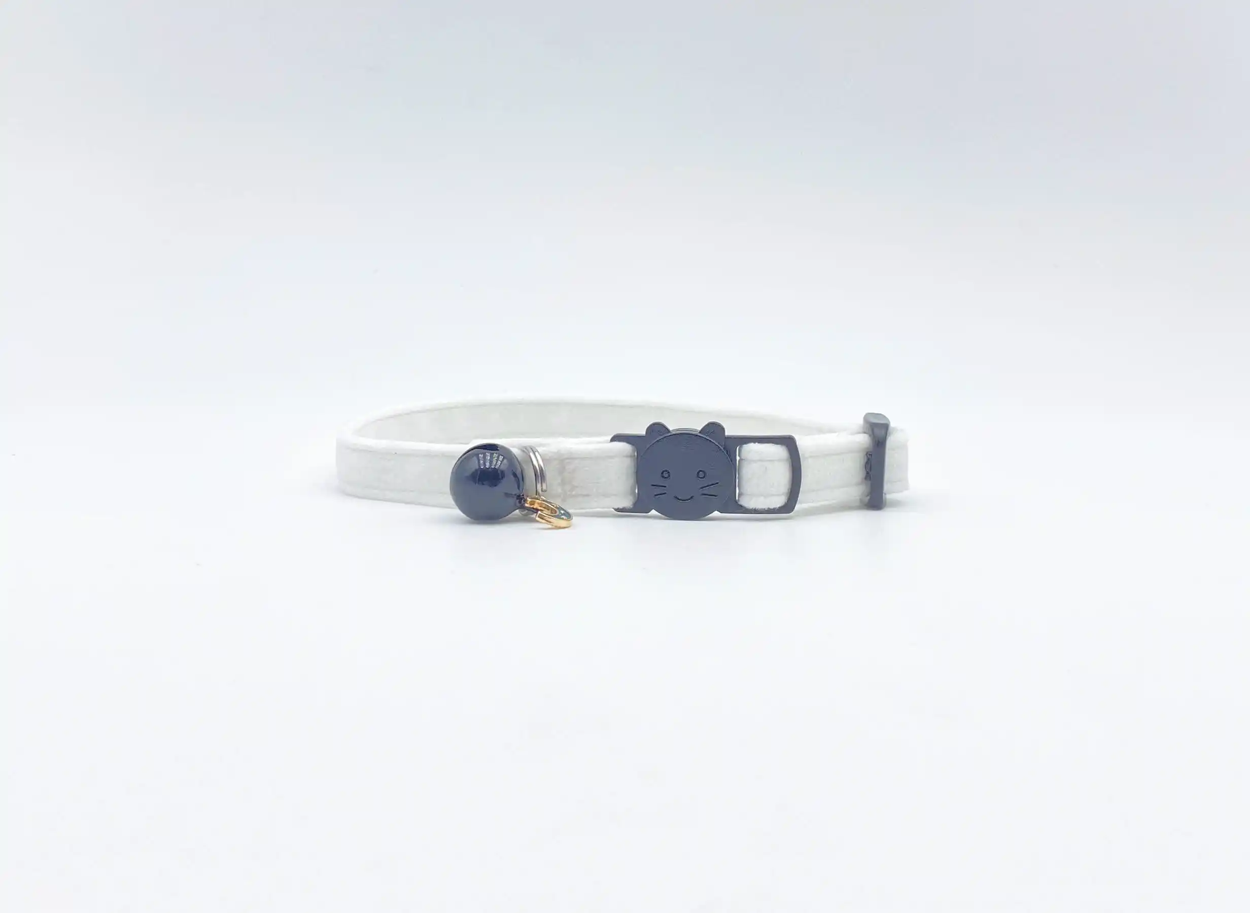 Velvet Velour Super Soft Cat Collar In White – Bells & Whiskers Fabric ...